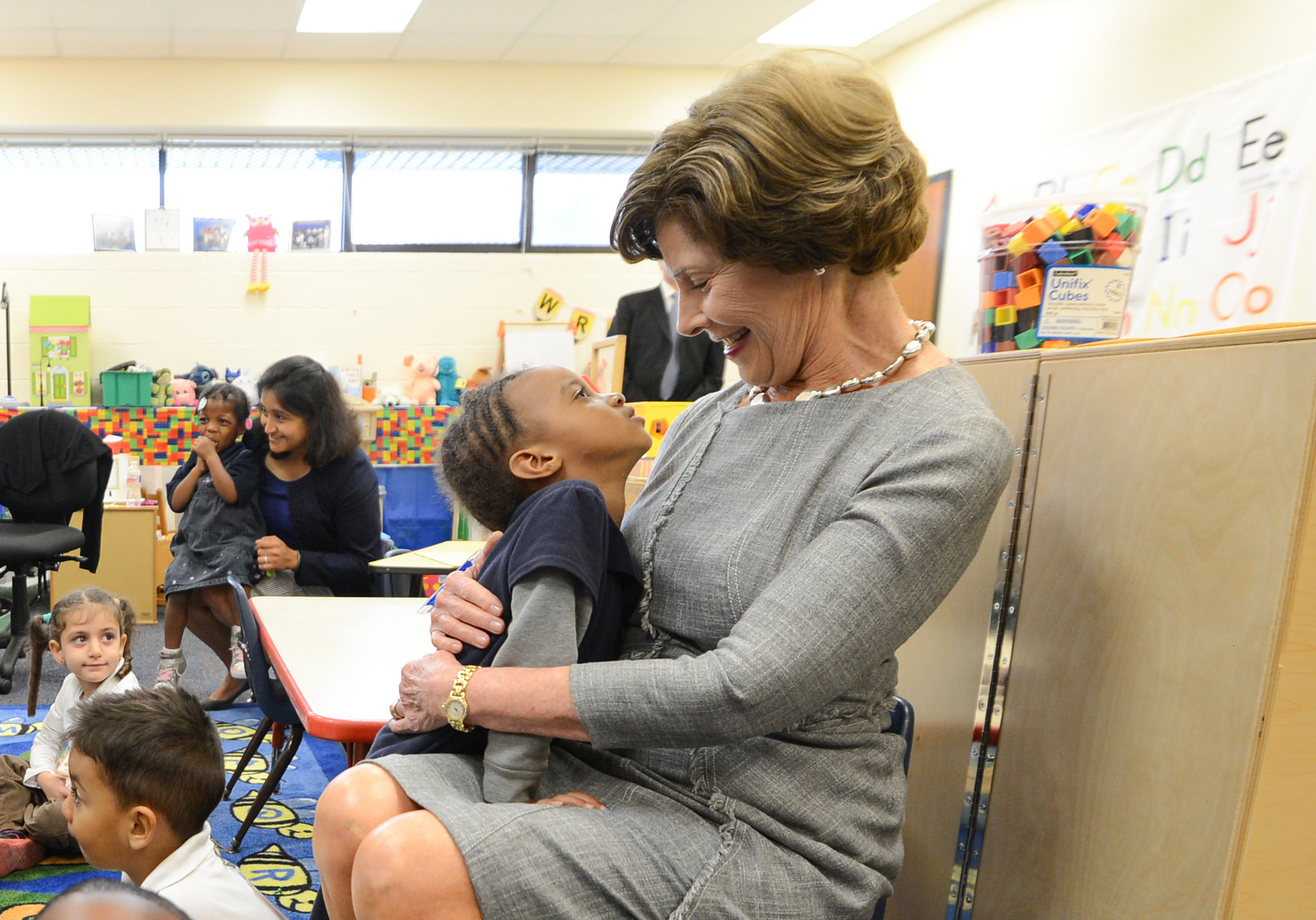 George W. and Laura Bush visit Fort Worth elementary | George W. Bush ...
