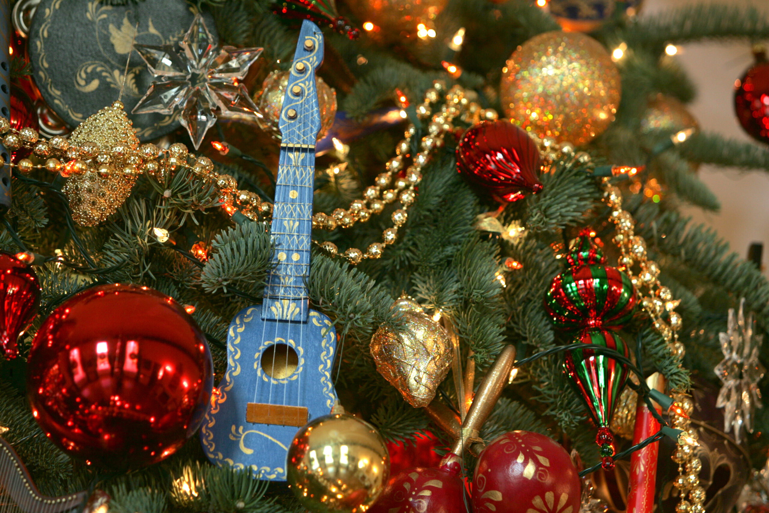 A Season of Merriment and Melody: Christmas at the White House 2004 ...