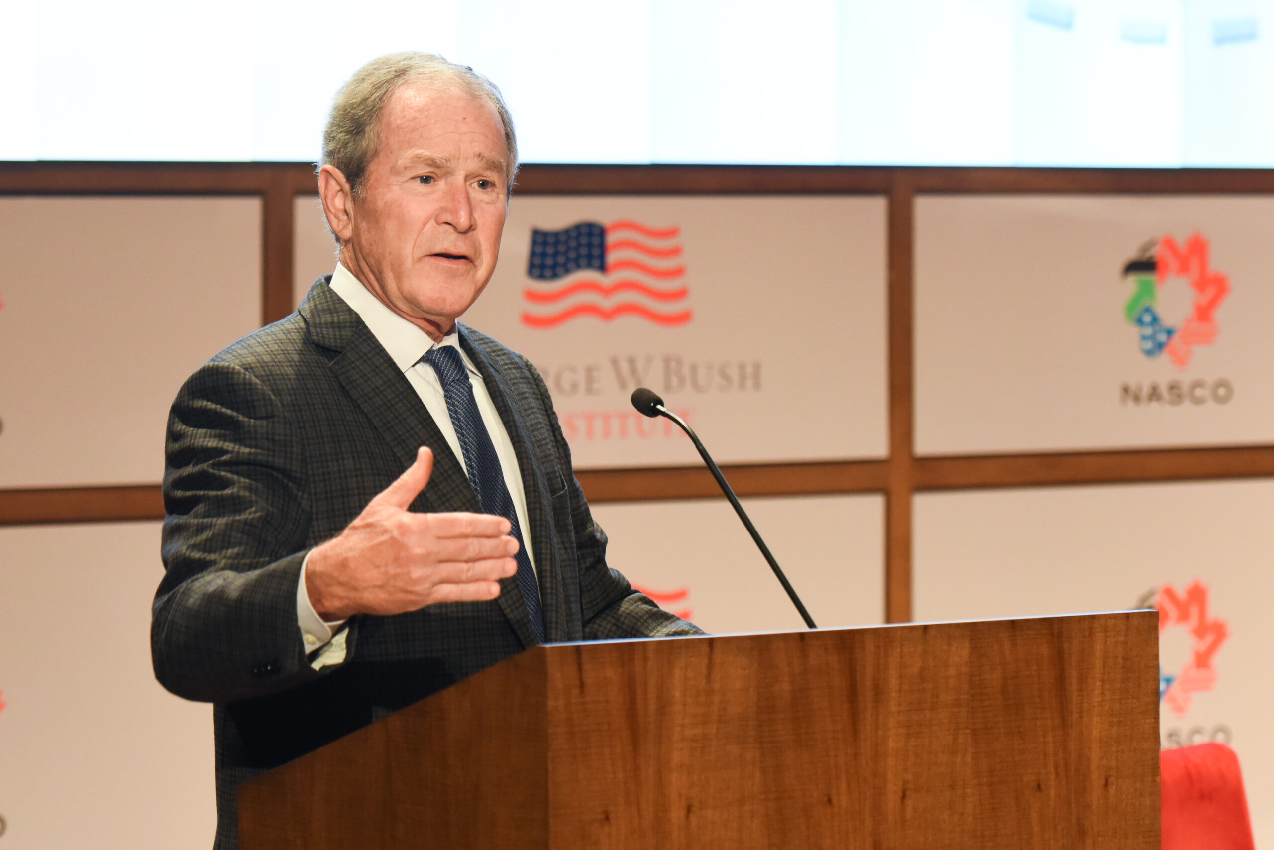 Enhancing the Economic Vitality of our Neighborhood | George W. Bush ...